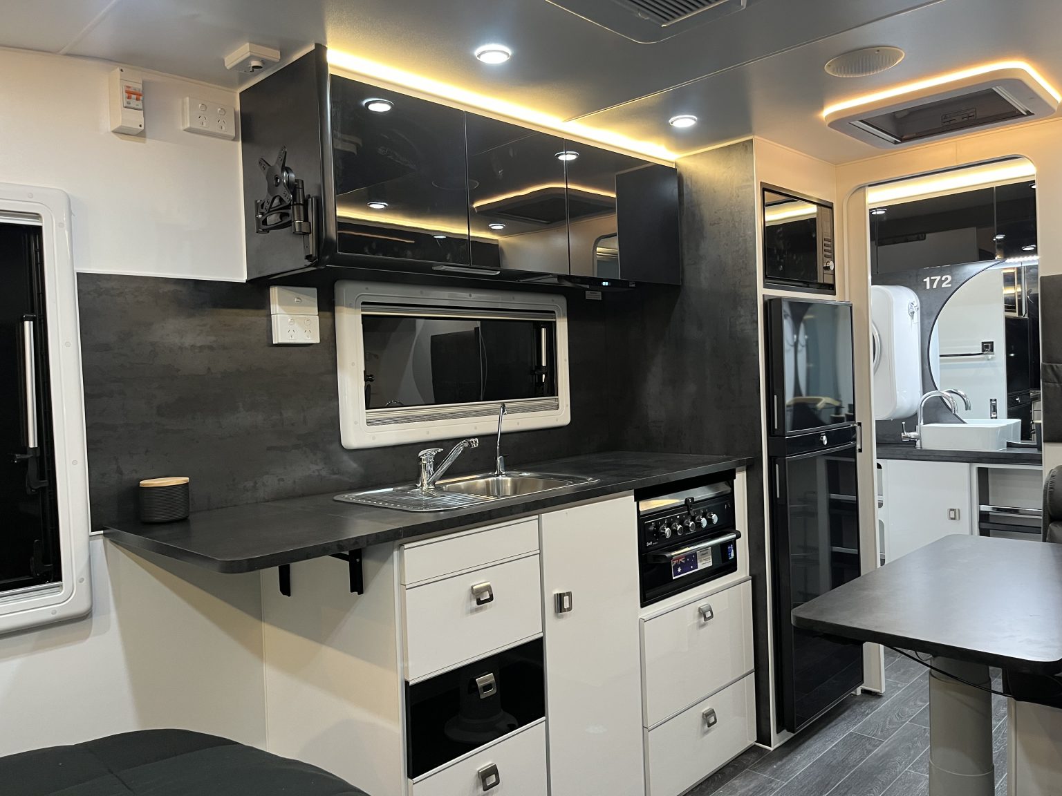 17.2 ft Atom 172 Off Grid Caravan, Melbourne - Hike RV Caravans